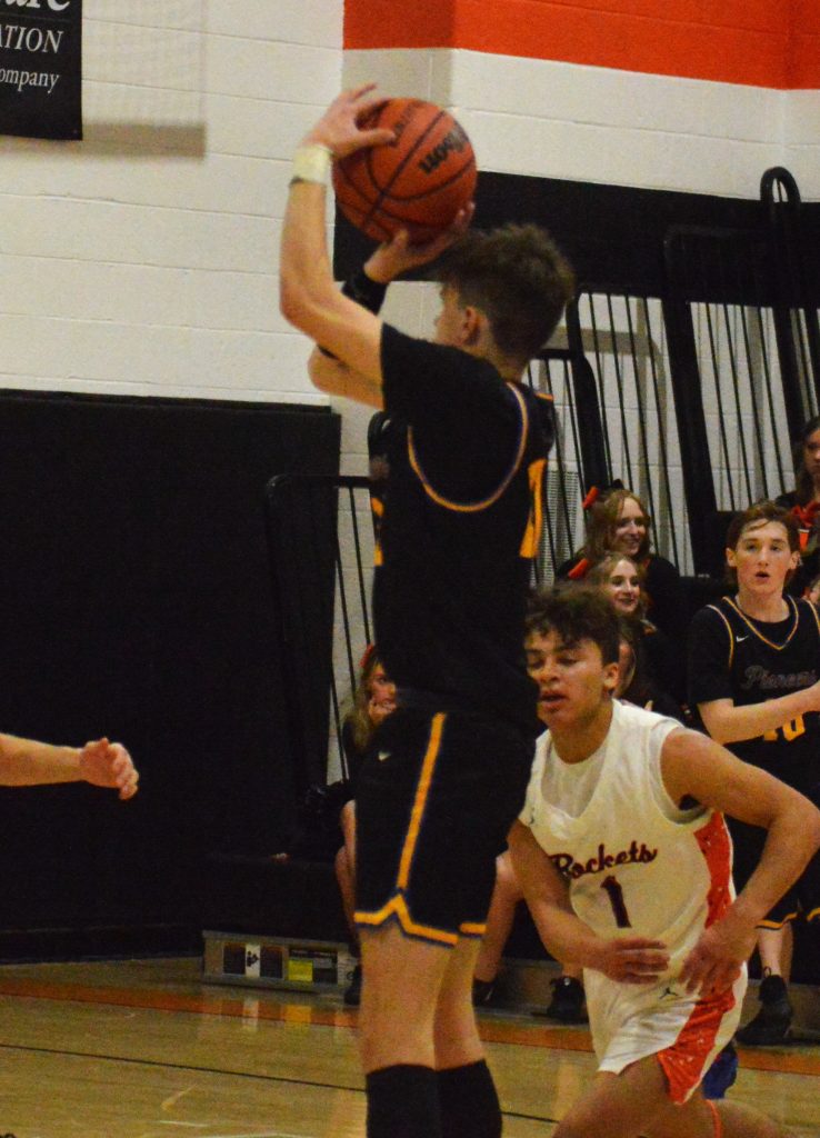 Pioneers stun C-H on Allison’s miraculous heave - Herald-Standard